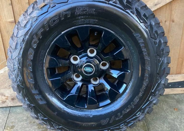 ZappAds: Land Rover Defender Wheel and Tyre