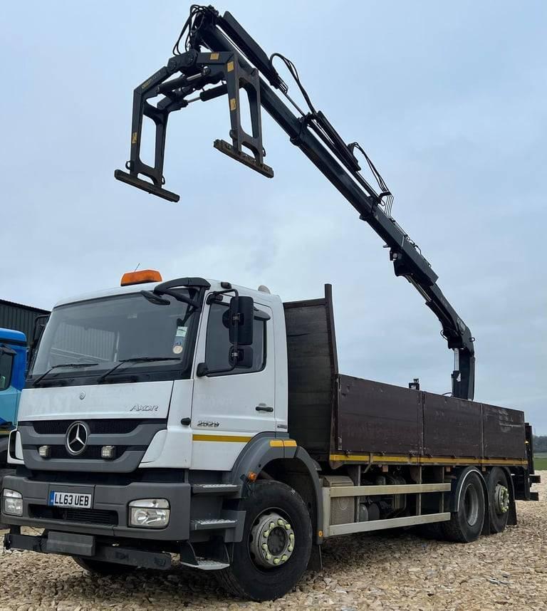 ZappAds: 2013 MERCEDES BENZ ATEGO 26T DROPSIDE WITH HIAB 122 B-2 CRANE