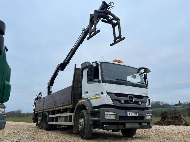 ZappAds: 2013 MERCEDES BENZ ATEGO 26T DROPSIDE WITH HIAB 122 B-2 CRANE