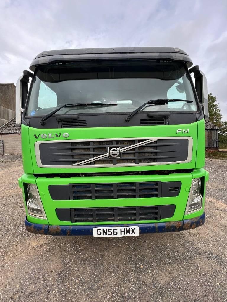 ZappAds: 2006, Volvo FM13 440 8x4 tipper.
