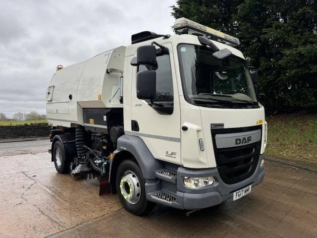 ZappAds: 2017 17 DAF LF 230 E6 Johnston VT651 dual sweep road sweeper ...