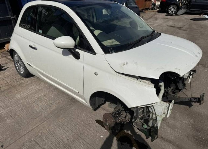 ZappAds: BREAKING FIAT 500 CAR PARTS SPARES WHITE