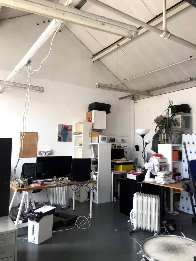 ZappAds: Desk Space Available in Lighthouse Studios, Dalston, Hackney