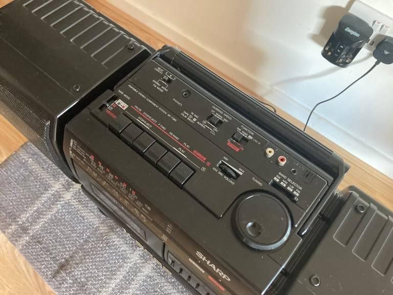ZappAds: SHARP WF-T380 AM FM SW RADIO DUAL CASSETTE SURROUND BOOMBOX X-BASS